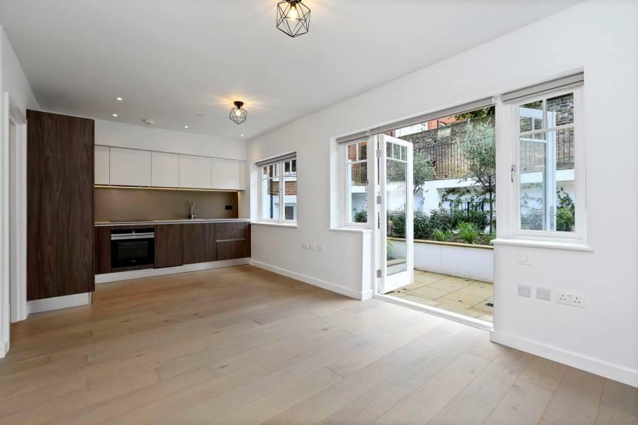 Turret House, Compayne Gardens... 2 bed flat to rent - £2,950 pcm (£681 pw)