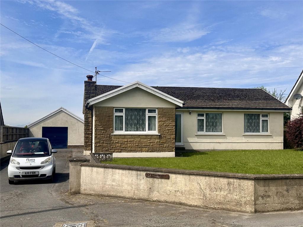 Llandissilio, Pembrokeshire, SA66 3 bed bungalow - £875 pcm (£202 pw)