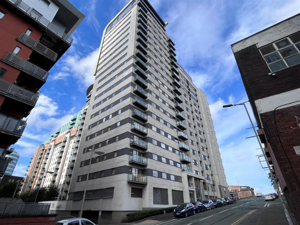 21 Lord Street, Manchester M4 2 bed flat - £1,250 pcm (£288 pw)