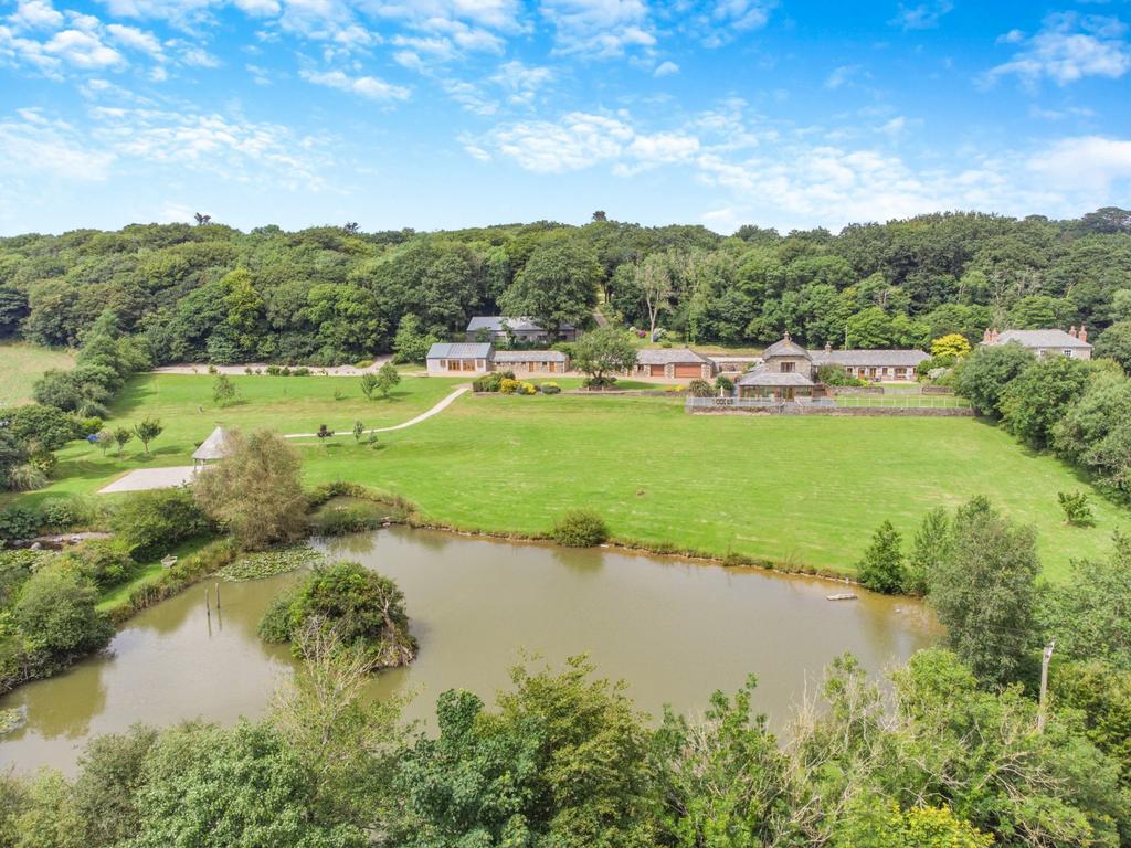 Mitchell, Cornwall TR8 10 bed detached house - £1,800,000