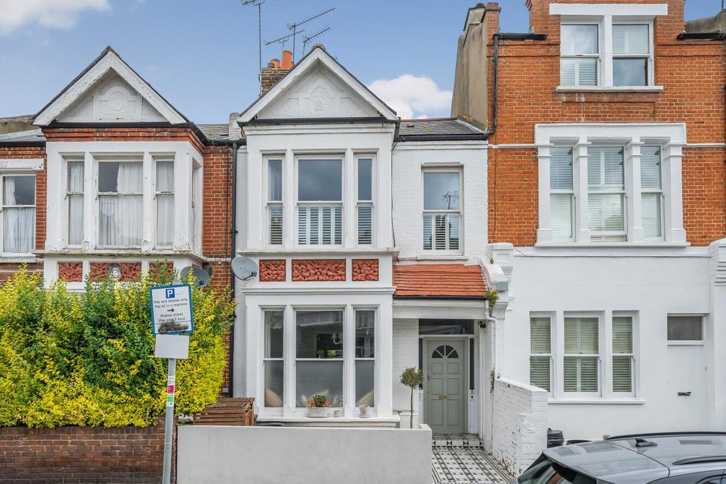 Chelverton Road, Putney 2 bed flat - £825,000