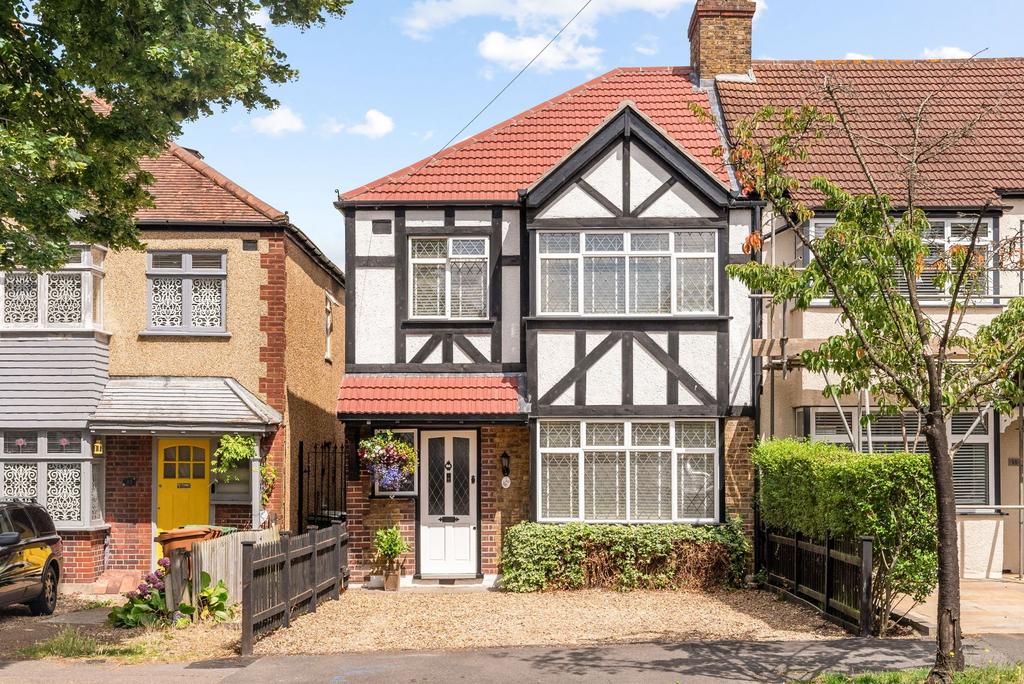 Church Hill Road, Cheam, SM3 3 bed end of terrace house - £625,000