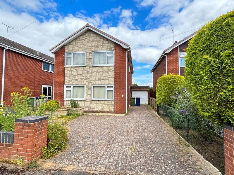 Bullfinch Way, Innsworth, Gloucester 3 bed detached house - £339,950