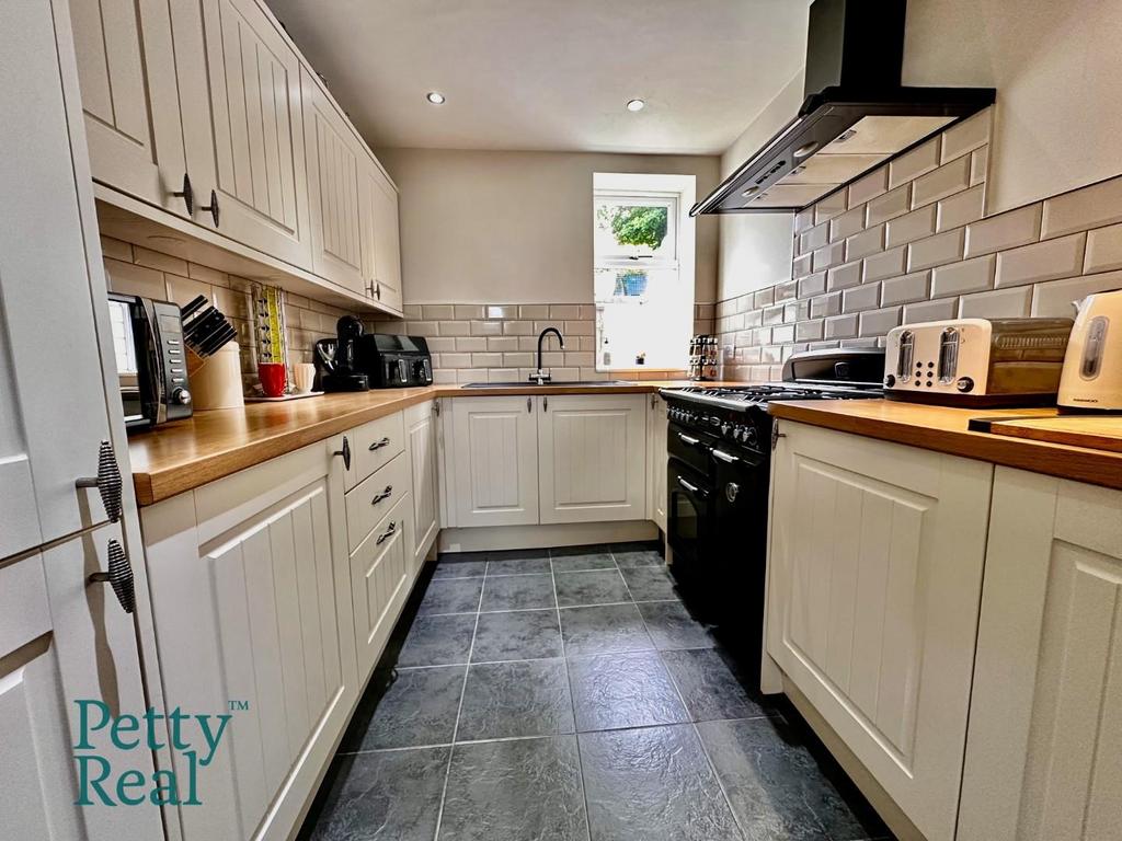 Higher Reedley Road, Brierfield 2 bed terraced house - £149,950