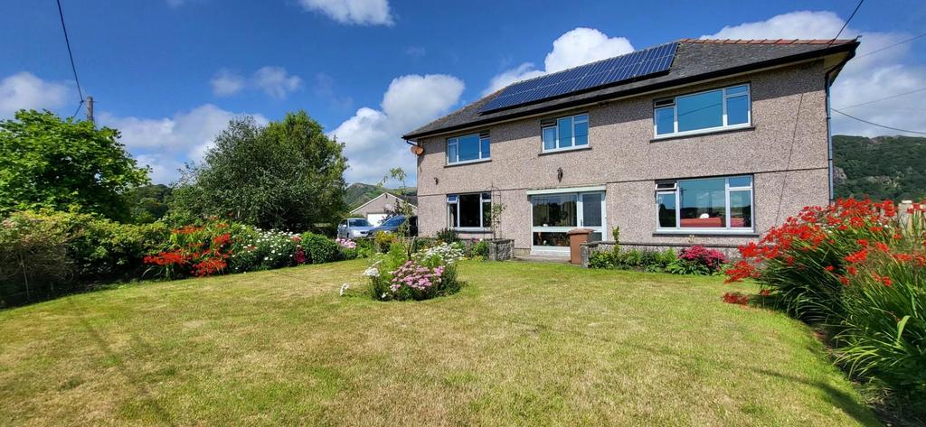 Porthmadog 4 bed detached house - £475,000