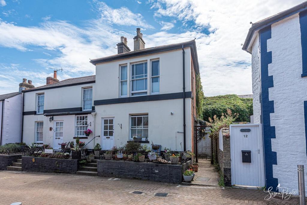 Anglesea Terrace, Ryde 1 bed flat - £115,000