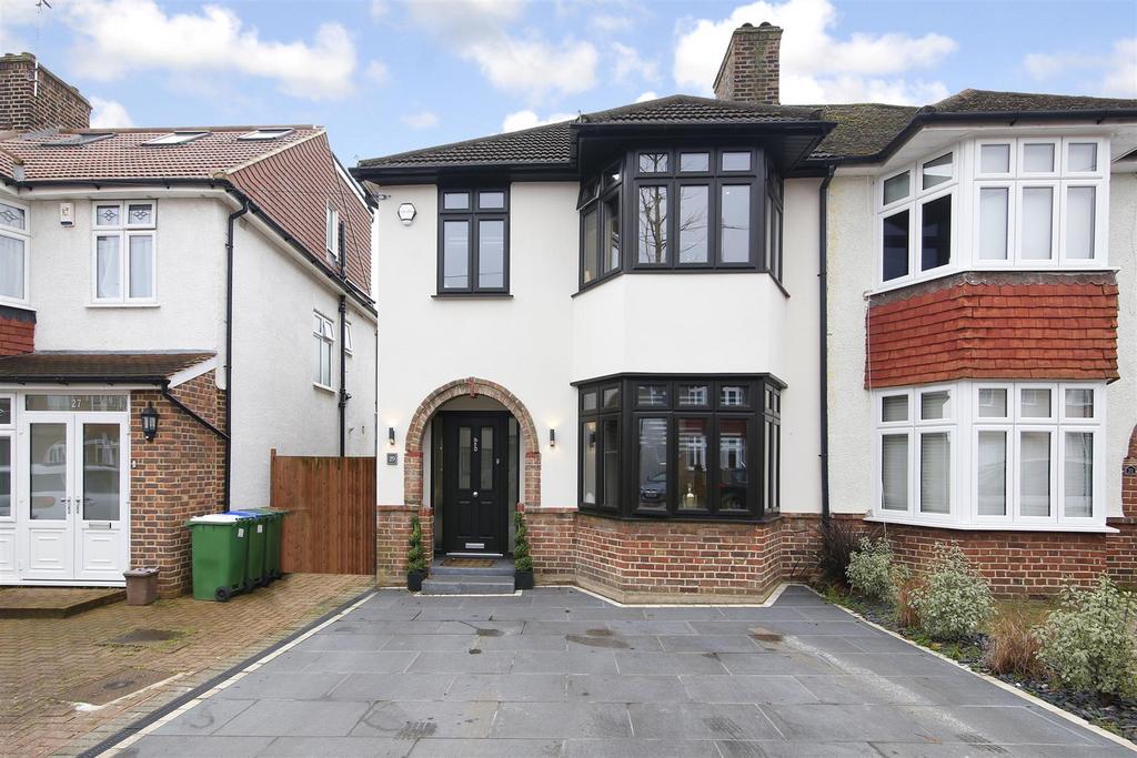 Dulverton Road, London SE9 3 bed semi-detached house - £2,600 pcm (£600 pw)