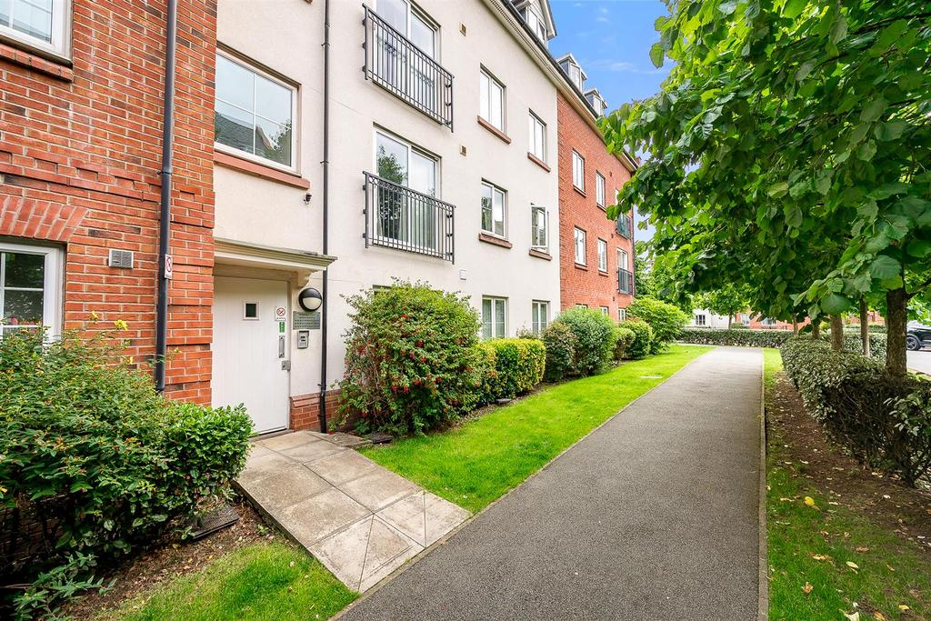 Greenings Court, Warrington WA2 2 bed apartment - £95,000