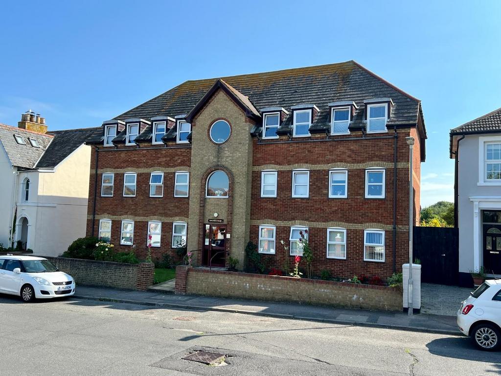 Spicer Court Stade Street, Hythe 2 bed apartment - £270,000