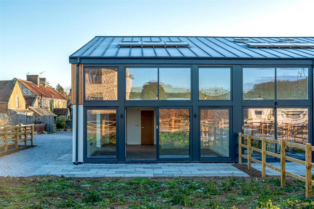 The Threshing Barn, Lumby Hall Farm... 4 bed barn conversion - £475,000