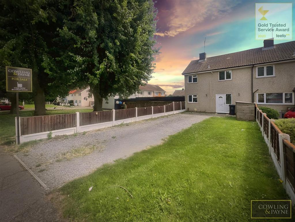 Beeleigh West, Basildon 2 bed end of terrace house - £290,000