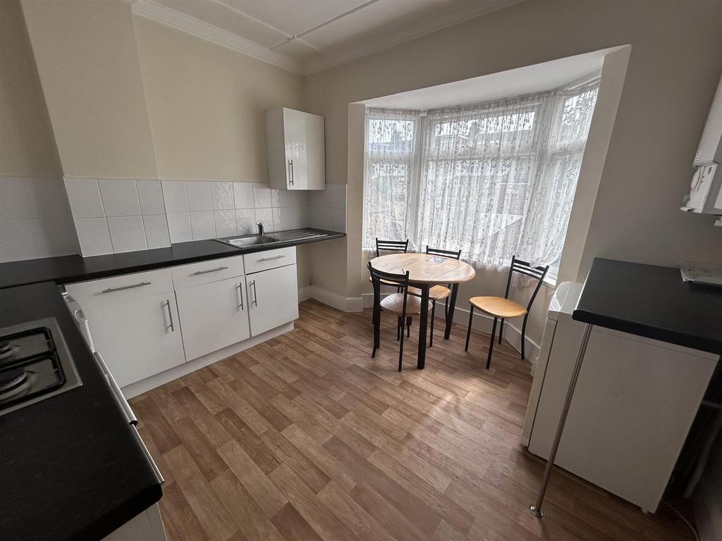 Watling Street, Gillingham ME7 2 bed house - £925 pcm (£213 pw)