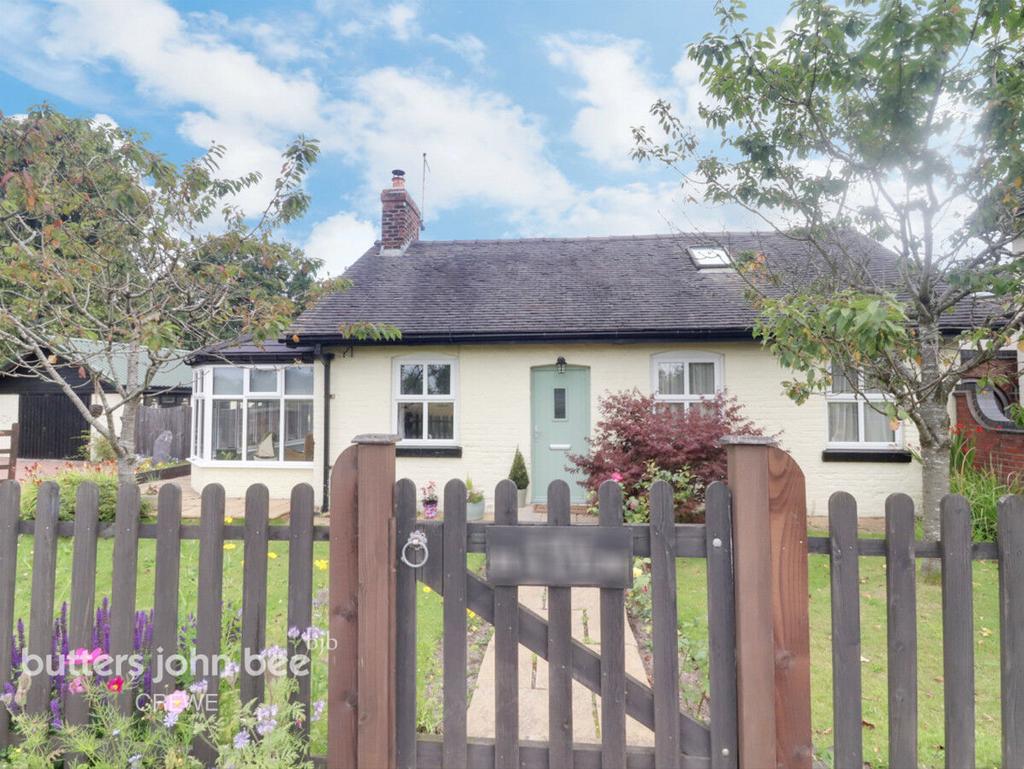 Balterley Green Road, Crewe 2 bed detached bungalow - £375,000