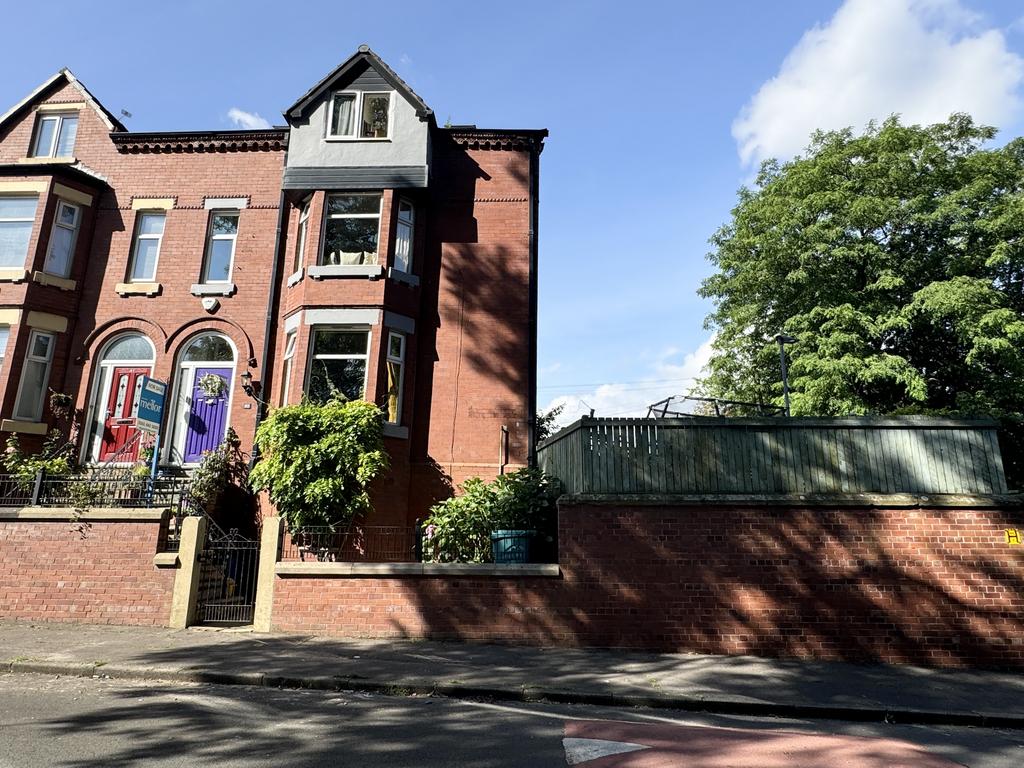 Haworth Road, Gorton 5 bed end of terrace house - £325,000