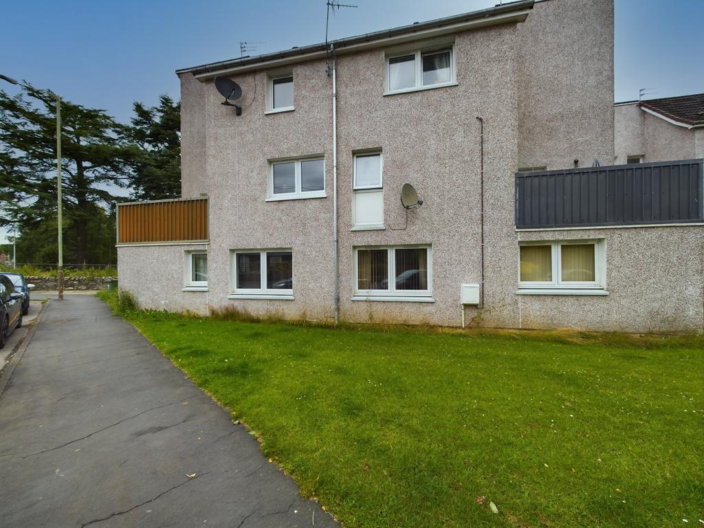 22 Hatton Road, Rattray, Blairgowrie... 2 bed maisonette - £79,995