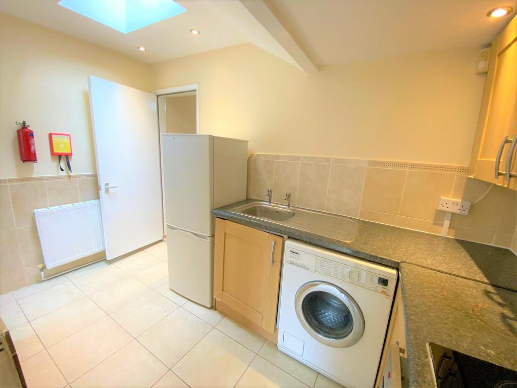 Wood Street Grays RM17 6EQ 2 bed terraced house for sale - £335,000