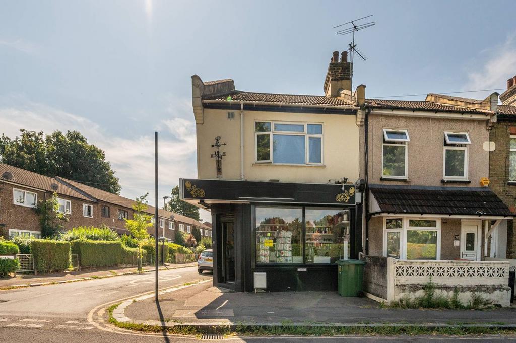 Cemetery Road, Forest Gate, London, E7 3 bed end of terrace house - £ ...