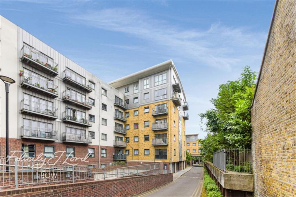 Catherine House, E3 1 bed flat - £1,700 pcm (£392 pw)