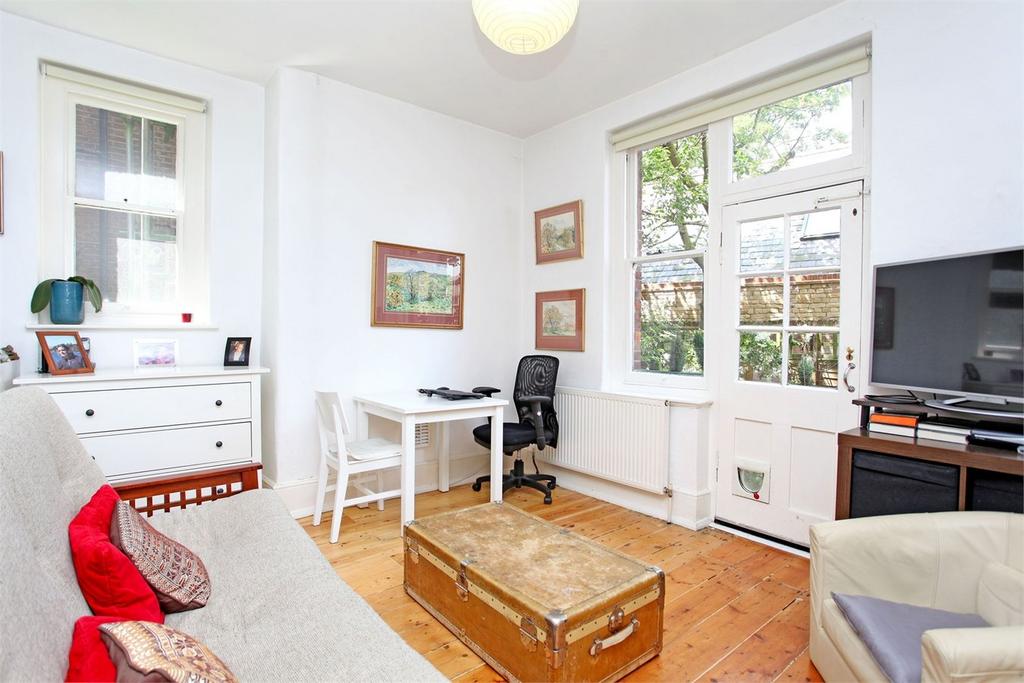 Digby Mansions, Hammersmith Bridge... 1 bed flat - £1,746 pcm (£403 pw)