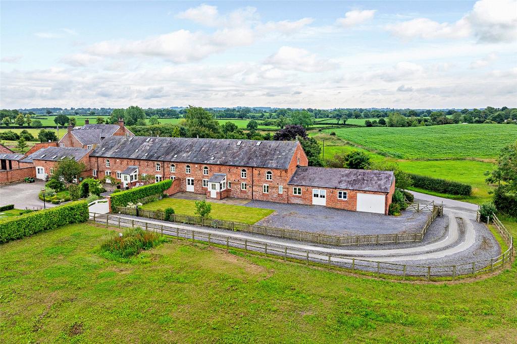 Wigland, Malpas, Cheshire 4 bed barn conversion - £700,000