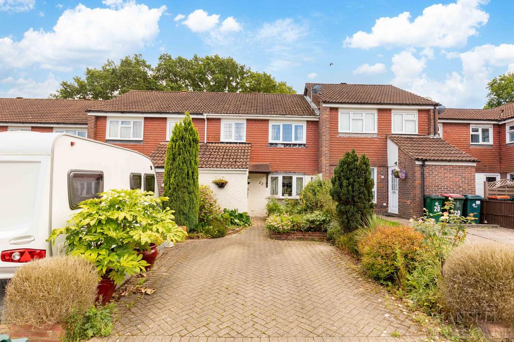Fairway, Crawley RH11 3 bed terraced house - £340,000