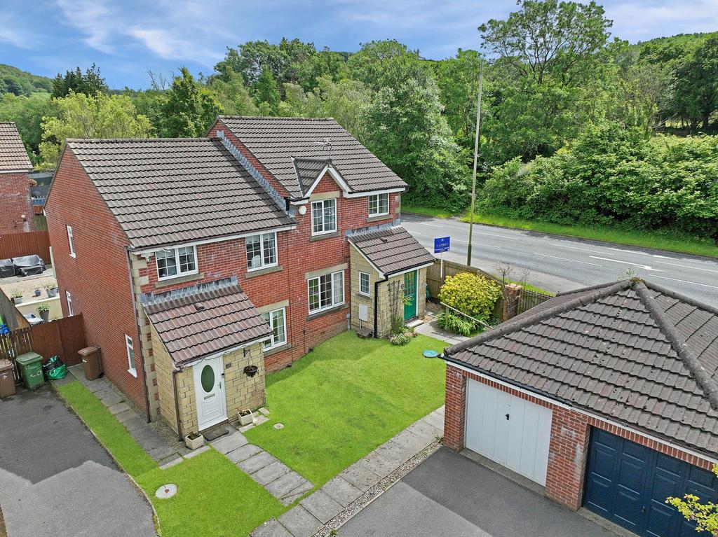 Cwrt Nant Y Felin, Caerphilly CF83 3 bed semi-detached house - £250,000