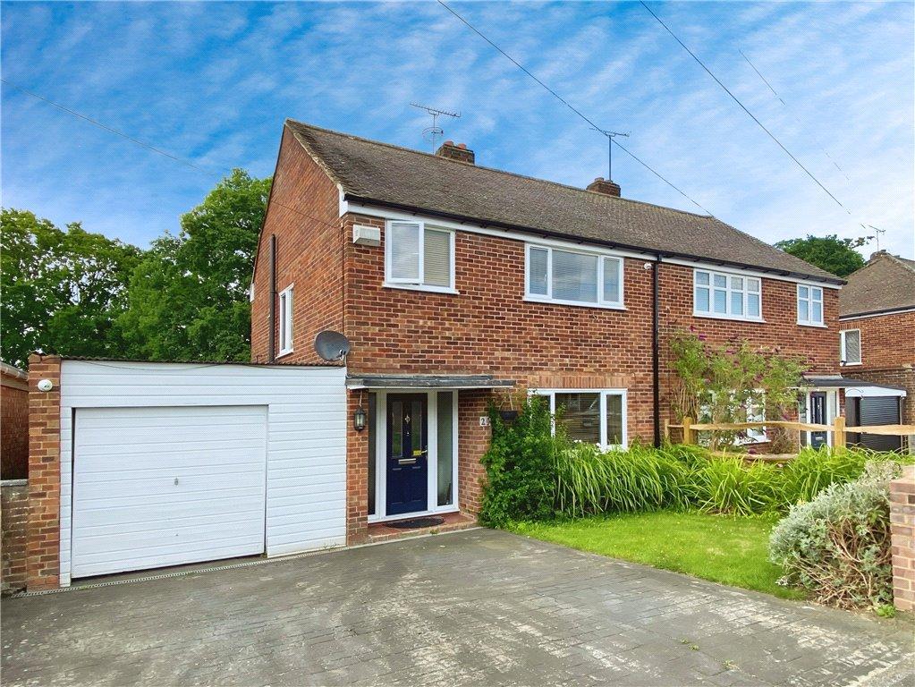 Frensham Road, Crowthorne, Berkshire 3 bed semi-detached house - £479,950