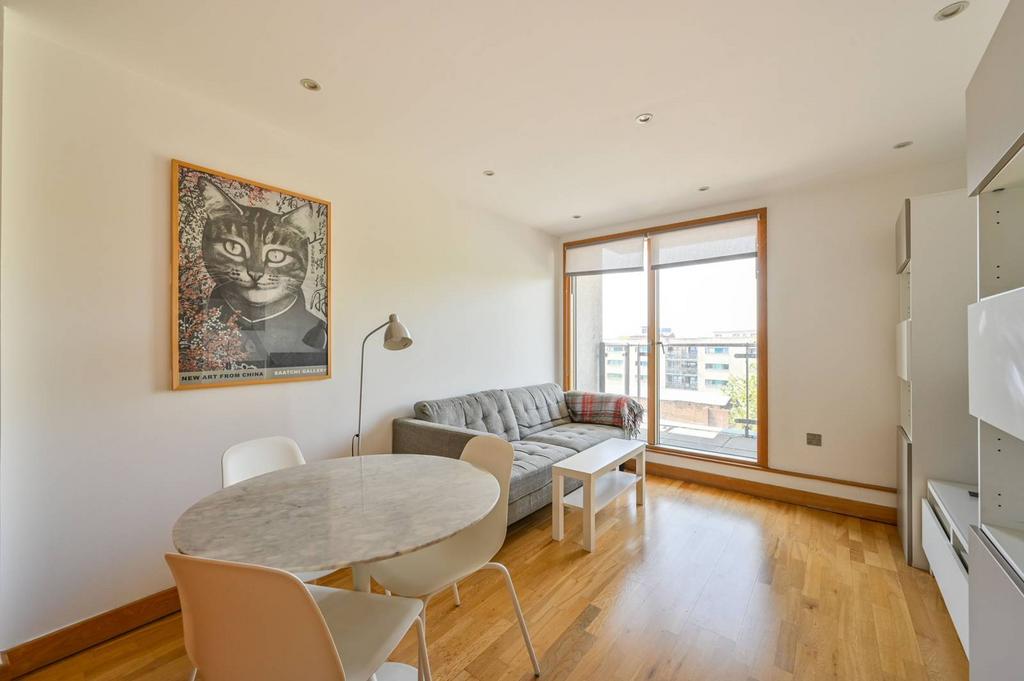Frances Wharf, Limehouse, London, E14 1 bed flat - £2,449 pcm (£565 pw)