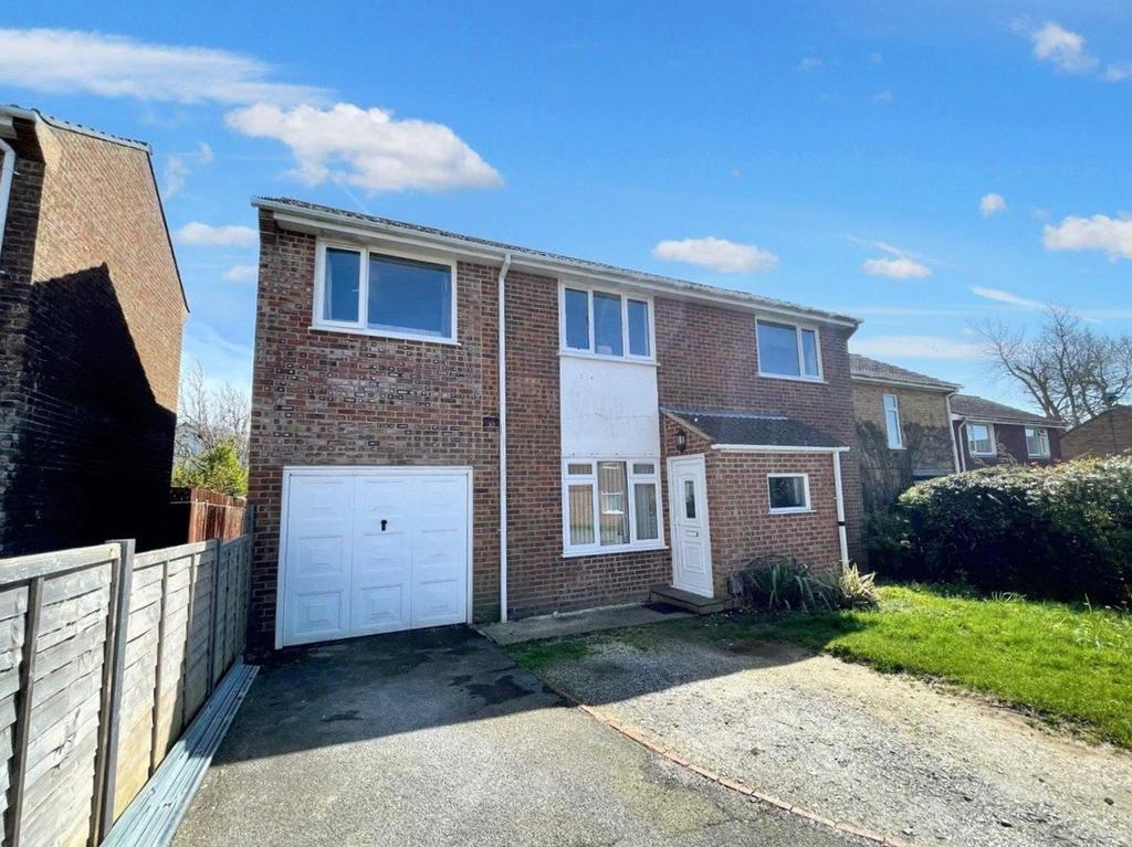 Turnpike Close, Peacehaven, BN10 8BU 5 bed semi-detached house - £400,000