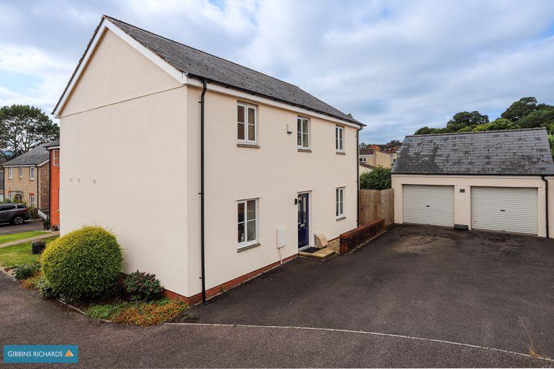 RUSSET CLOSE, WELLINGTON 4 bed detached house - £425,000