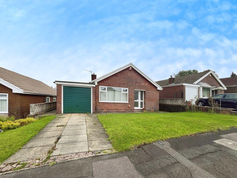 Westerdale Drive, Ladybridge 3 bed detached bungalow - £270,000