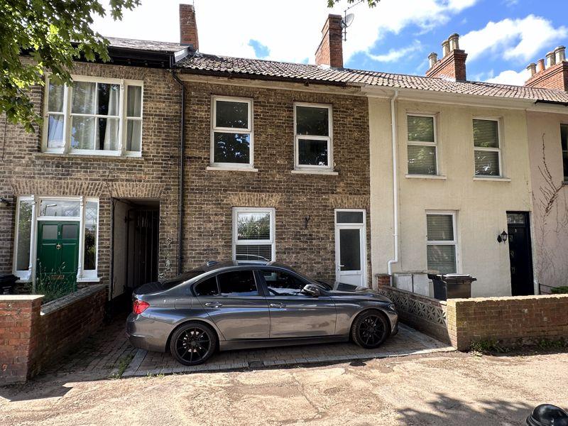 Plais Street, Taunton TA2 2 bed terraced house - £225,000