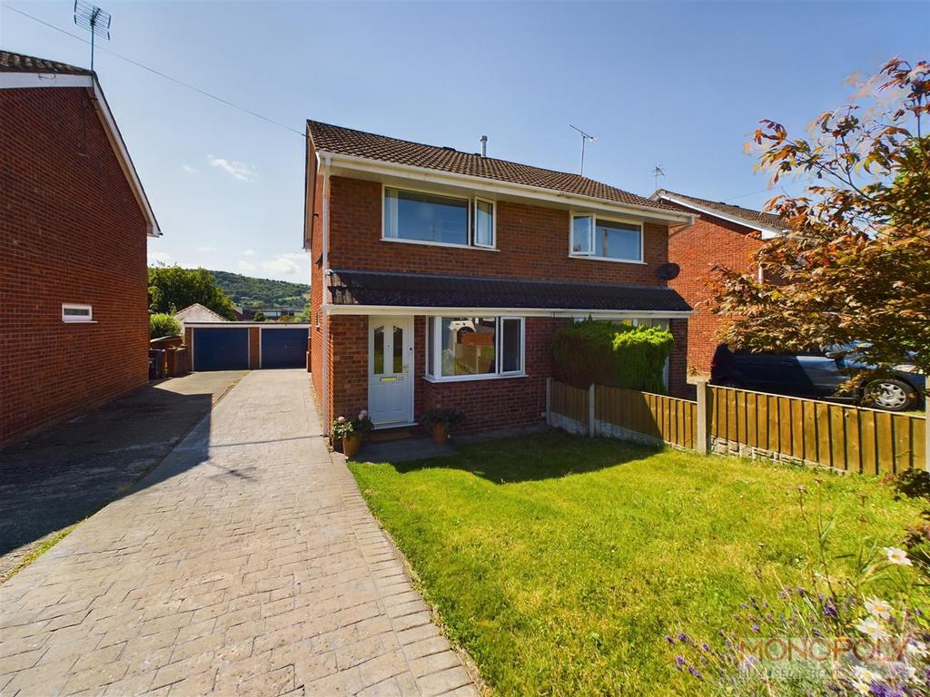 Mountain Close, Hope, Wrexham 2 bed semi-detached house - £175,000