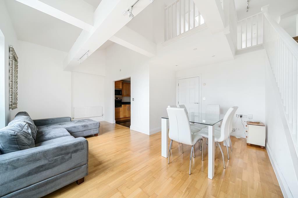 Royal Drive, London 3 bed apartment - £3,295 pcm (£760 pw)