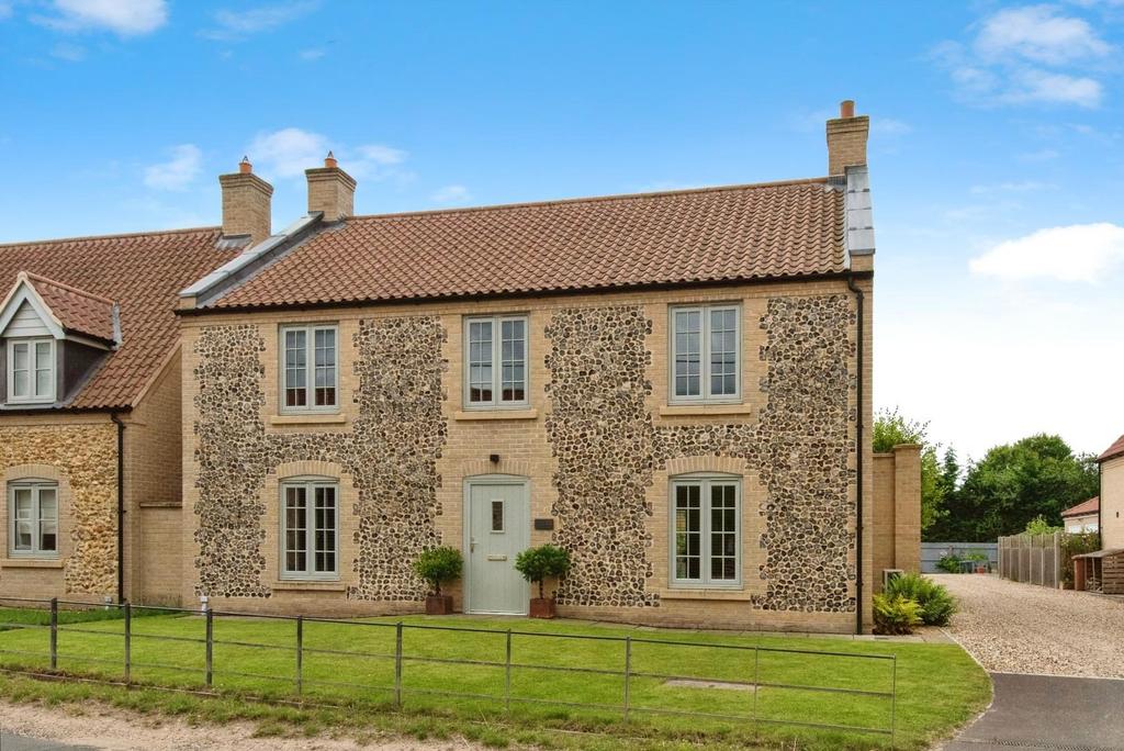 Hythe Road, Methwold IP26 4 bed detached house for sale - £400,000