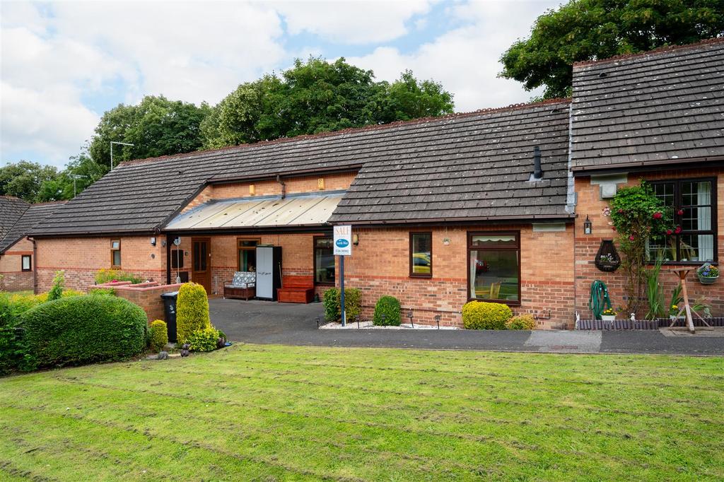 Brookview Court, Dronfield 1 bed semi-detached bungalow - £165,000