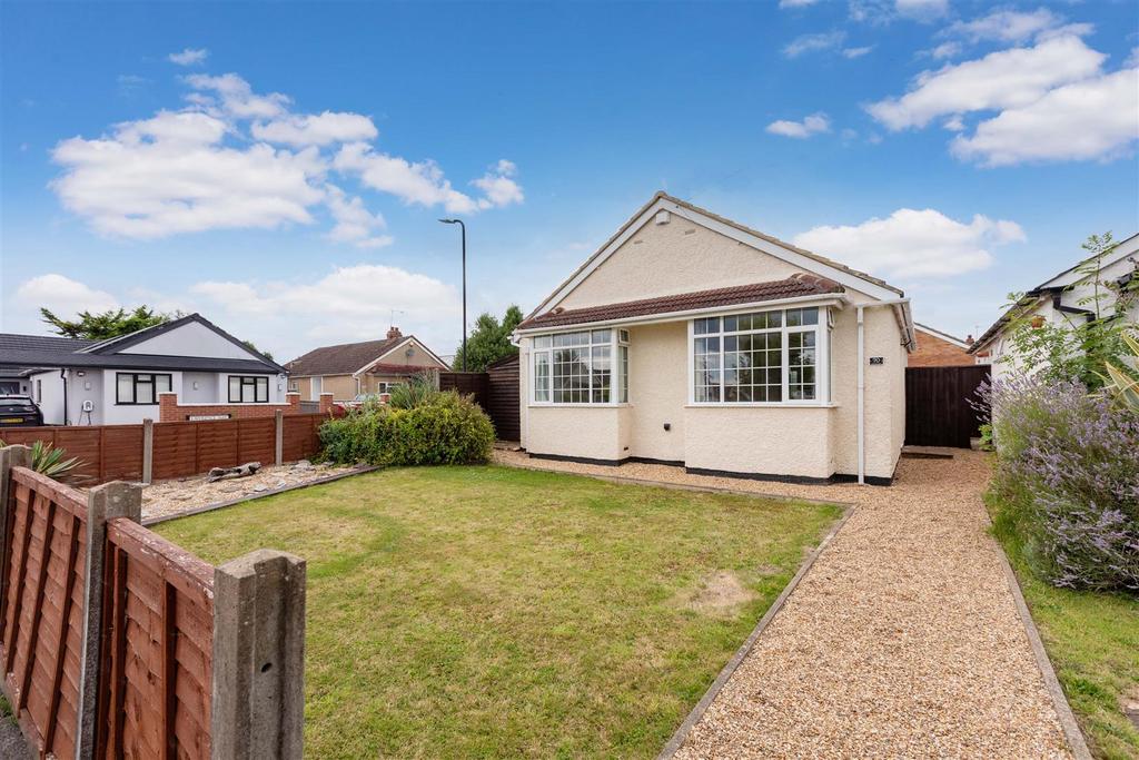 Royston Way, Burnham 3 bed detached bungalow for sale - £549,950
