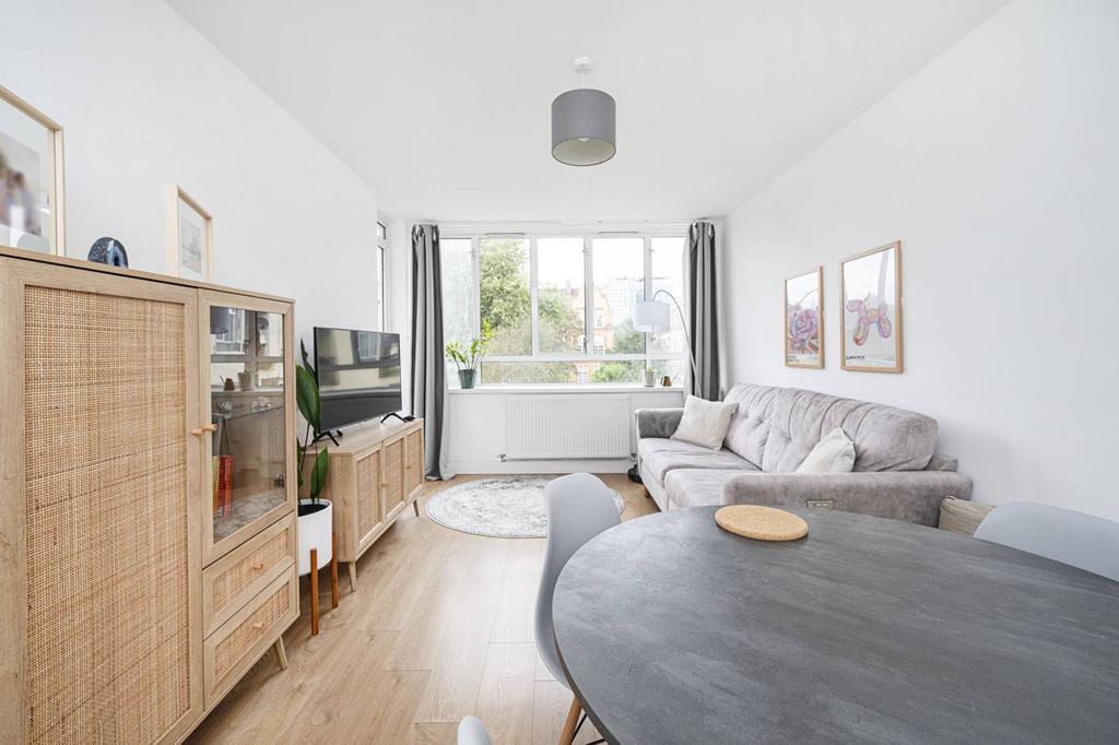Stepney Way, Stepney, London, E1 2 bed flat - £380,000
