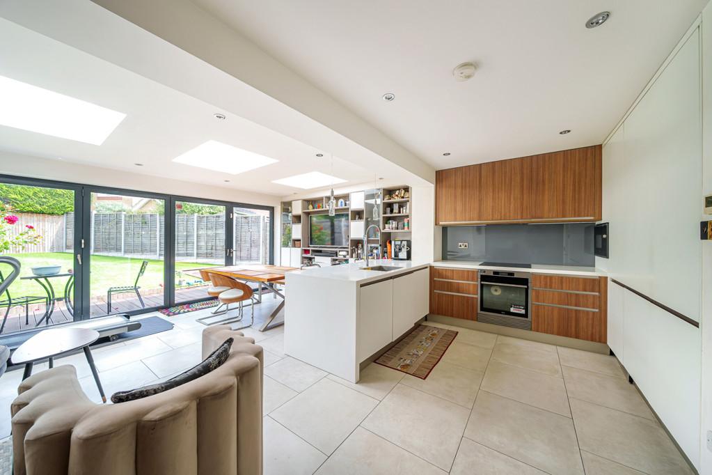 Tolcarne Drive, Pinner, Middlesex 3 bed detached house - £750,000