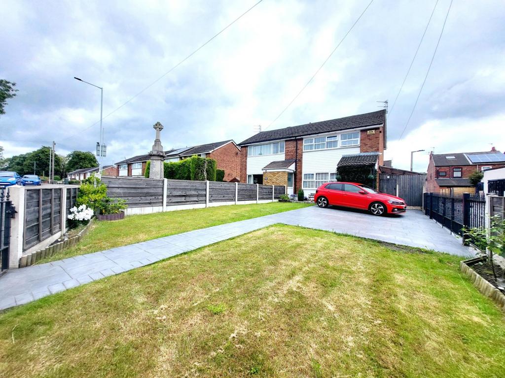 Reddish Road, Reddish, Stockport, SK5 3 bed semi-detached house - £275,000