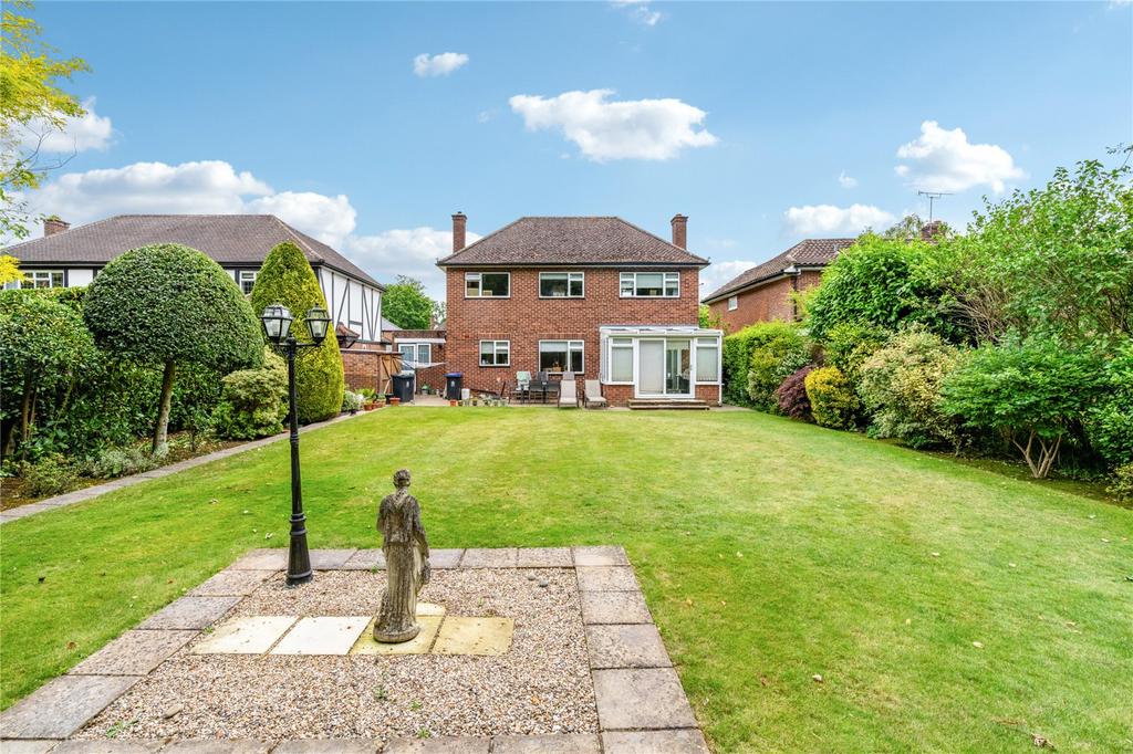 High Beeches, Gerrards Cross... 3 bed detached house for sale - £1,350,000