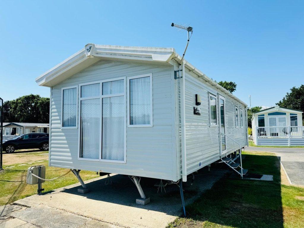 Solent Breezes Holiday Park 2 bed static caravan - £44,995