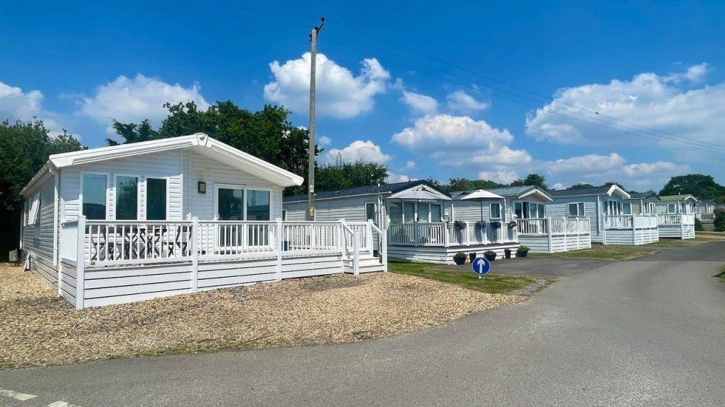 Solent Breezes Holiday Park 2 bed static caravan - £44,995