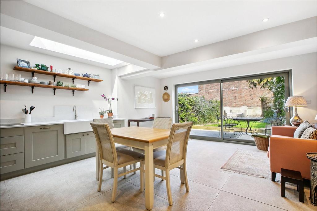 Eland Road, SW11 2 bed apartment - £850,000