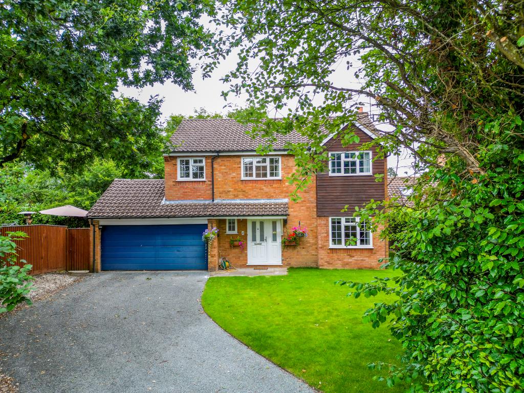 Bunyan Close, Tring HP23 4 bed detached house for sale - £850,000
