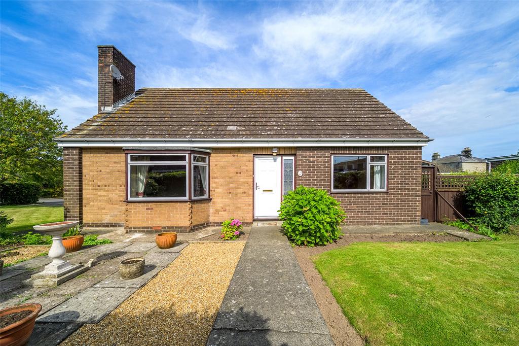 Osborne Gardens, Seahouses... 4 bed bungalow - £320,000