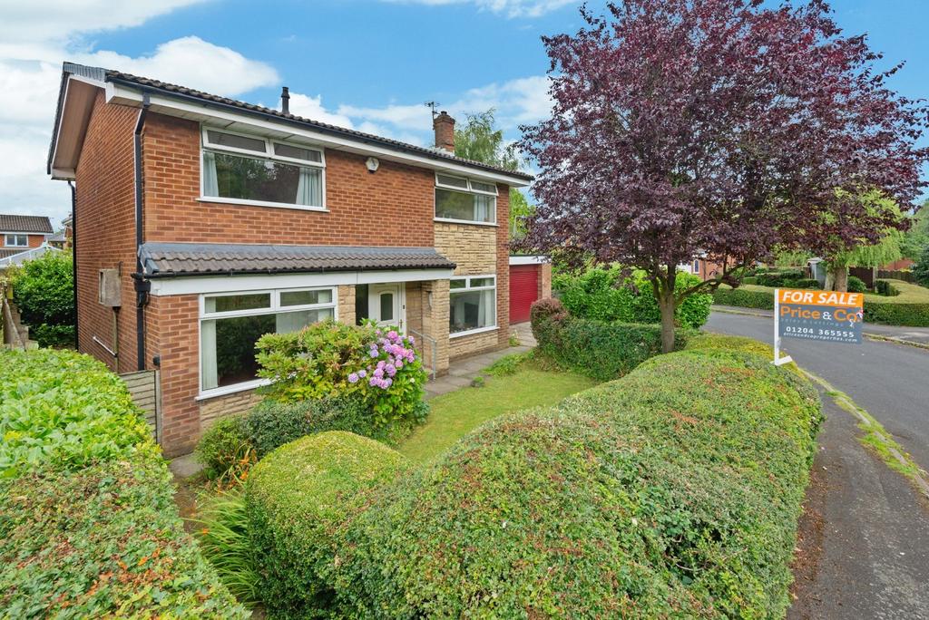 Bank Field, Westhoughton, BL5 4 bed detached house - £350,000