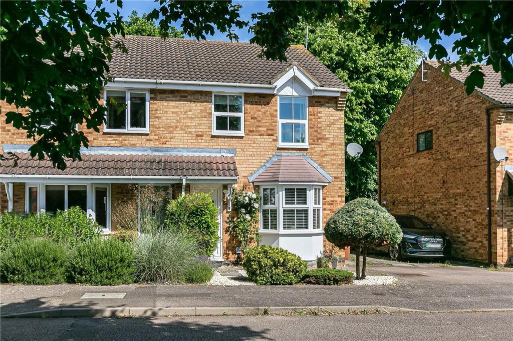 Hitchin, Hertfordshire SG5 3 bed semi-detached house - £510,000