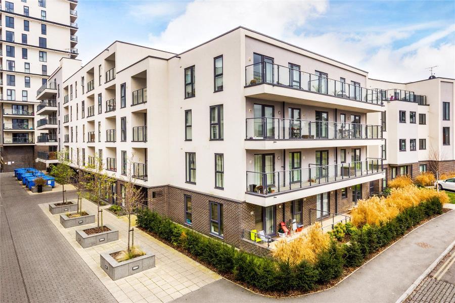 Guildford Road, Woking GU22 1 bed apartment - £1,250 pcm (£288 pw)