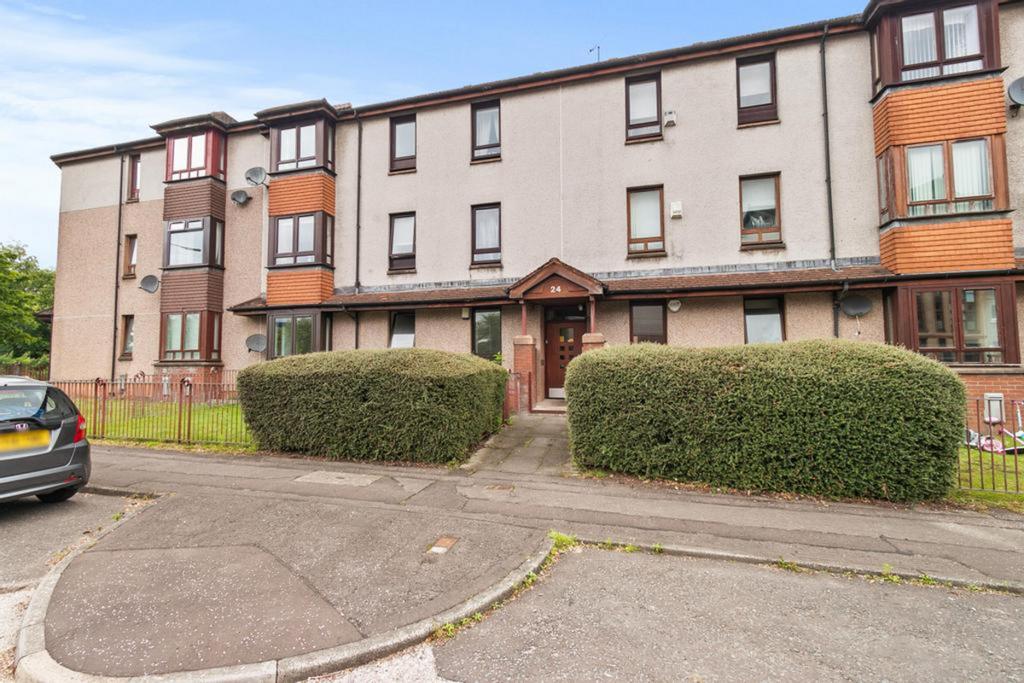 Elmvale Row, Springburn, G21 3 bed apartment - £75,000